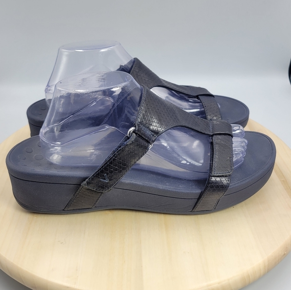 Vionic | Shoes | Vionicellie Navy Faux Snake T Strap Slide Sandals ...